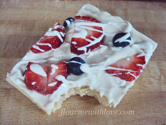 Brown Sugar (Shortbread) Fruit Pizza Pie | Flour Me With Love