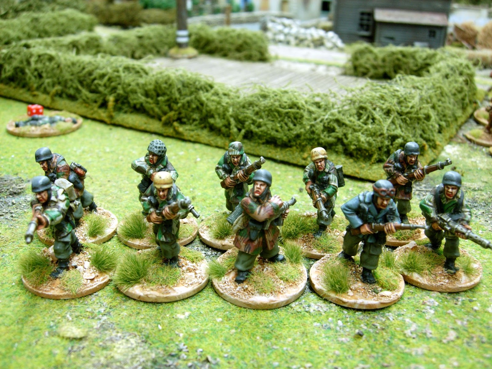 Wargaming with Silver Whistle: GERMAN SPLINTER CAMO and ww2 table