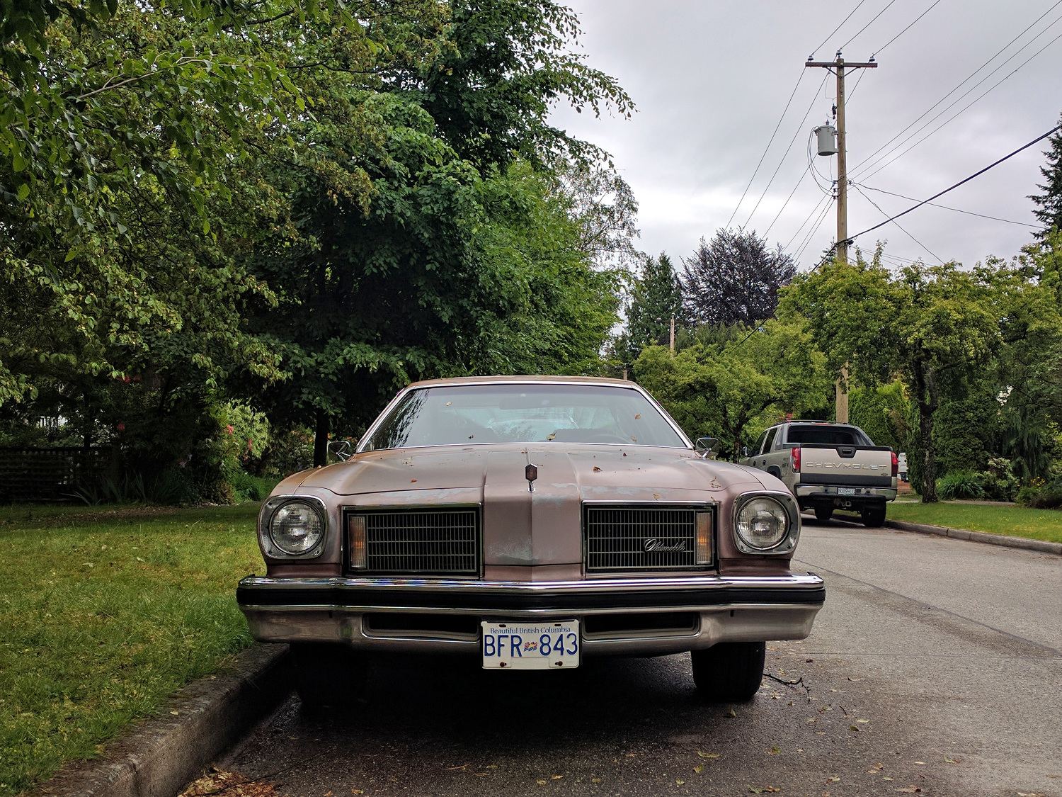 Old Parked Cars Vancouver: opera windows