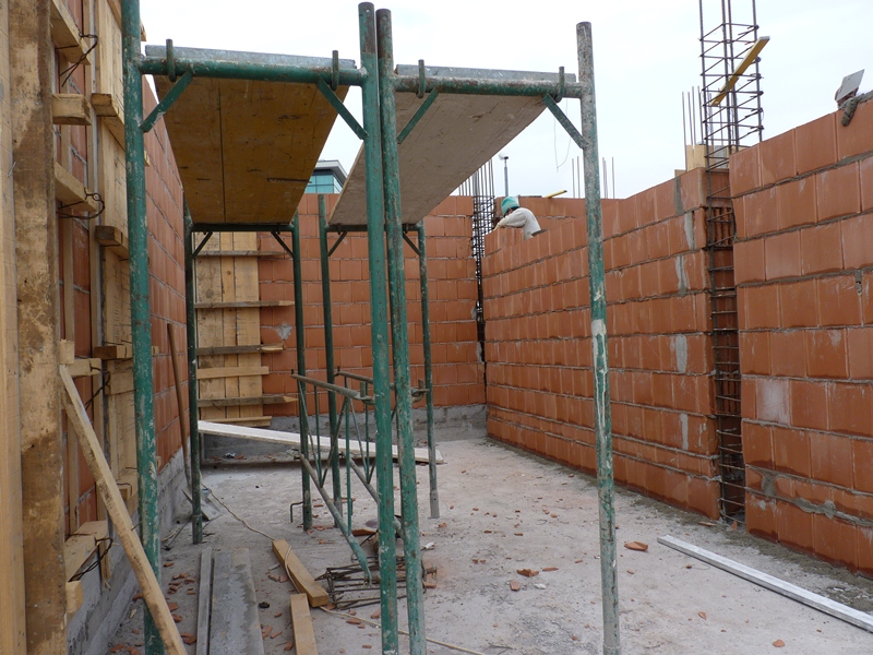 Casa la Rosu, Constructii Case, Firme de Constructii Civile, Manopera ...