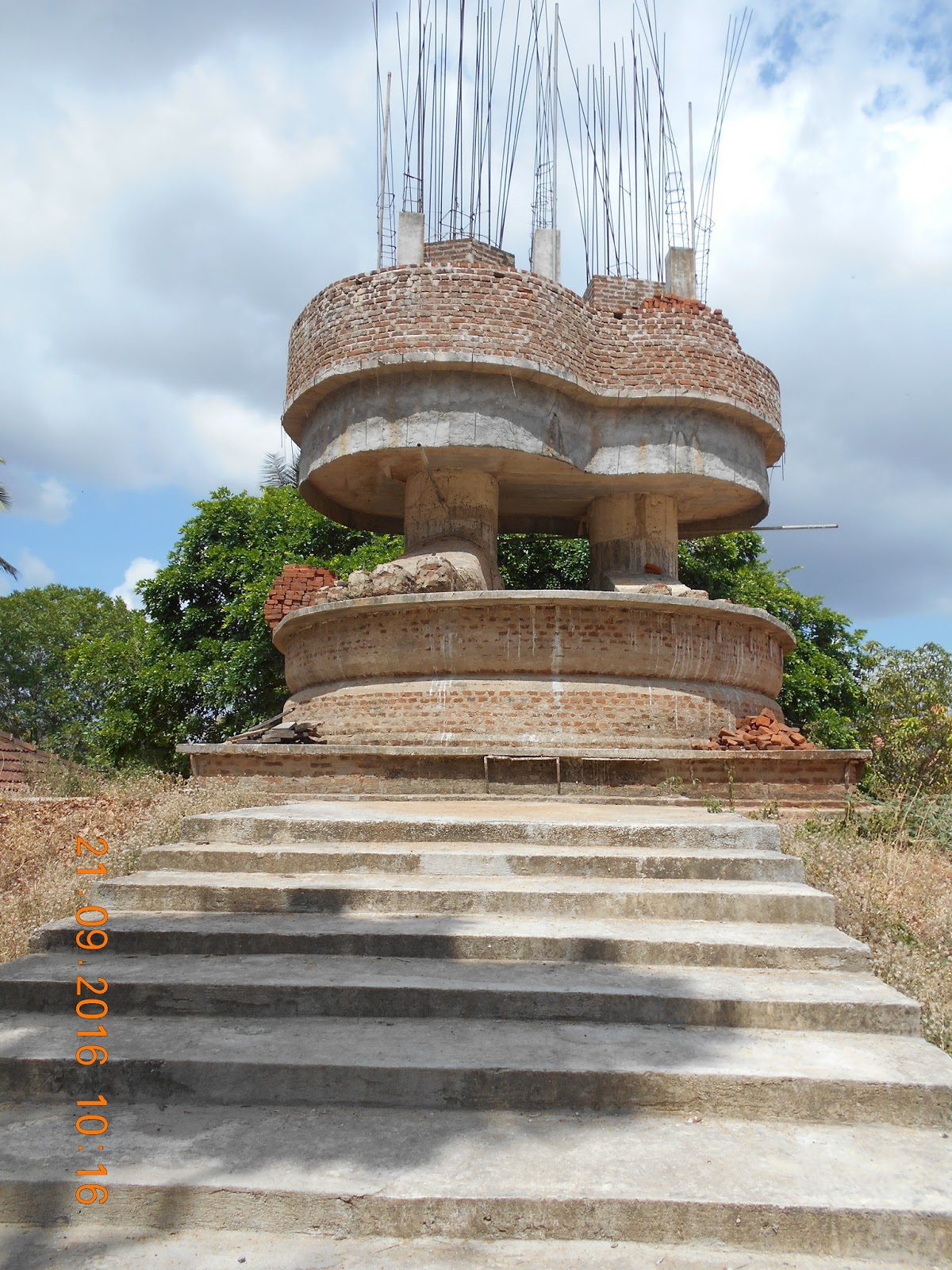 Palukadawala Buddha Prathimawa - Sri Lanka: Asia's Tallest Walking ...