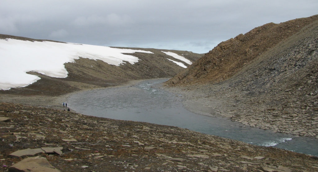 High Alert: A Hike Out To The Tragic Box-Top 22 Crash Site