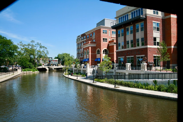 Amy's Creative Pursuits: Naperville Illinois: The Perfect Mix Of City ...