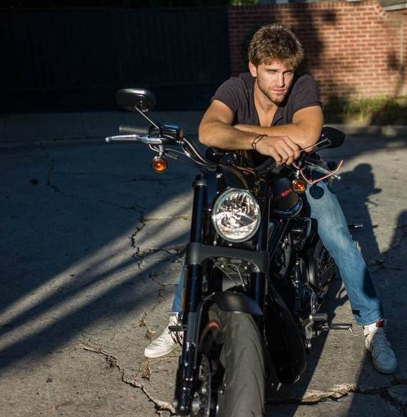 Favorite Hunks & Other Things: FaVorite FiVe: Keegan Allen