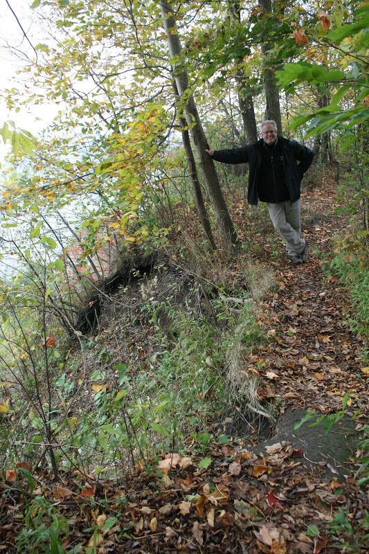 Toronto Fun Places: Enjoying the last colours at the Guild Inn Park and ...