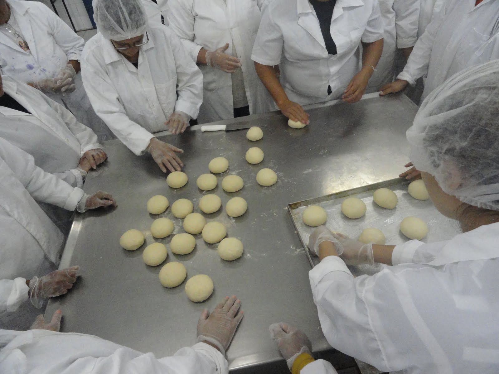Curso Técnico em Alimentos IFF-SVS: Aulas práticas de panificação e ...