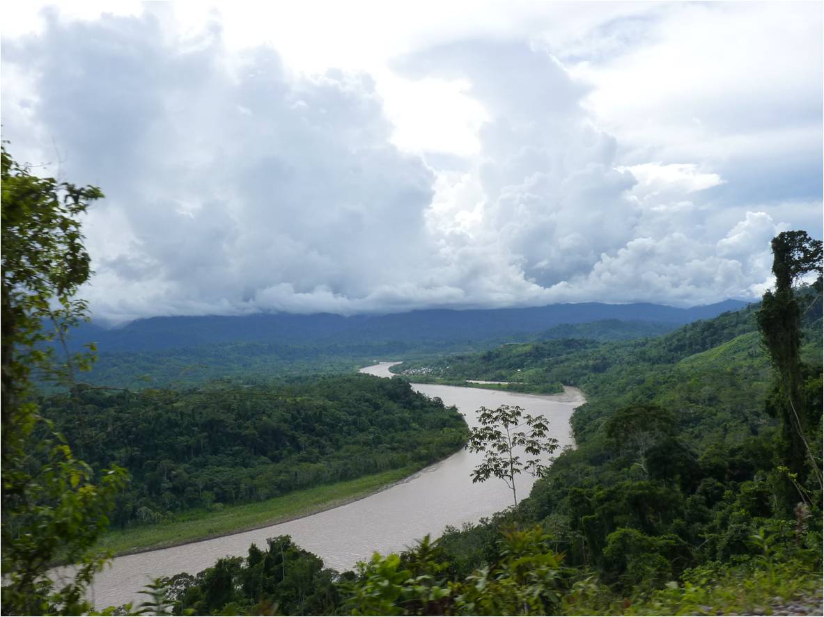 POR LOS CAMINOS DEL VRAEM: Buscando el desarrollo del VRAE