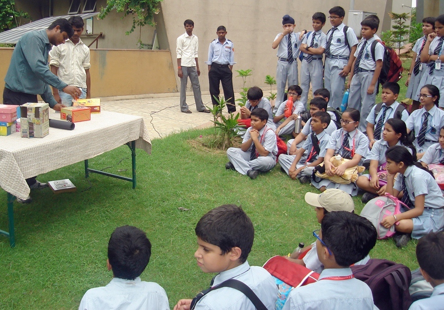 SVIS students visited Rajeev Gandhi Renewable Park - Dwarka Parichay