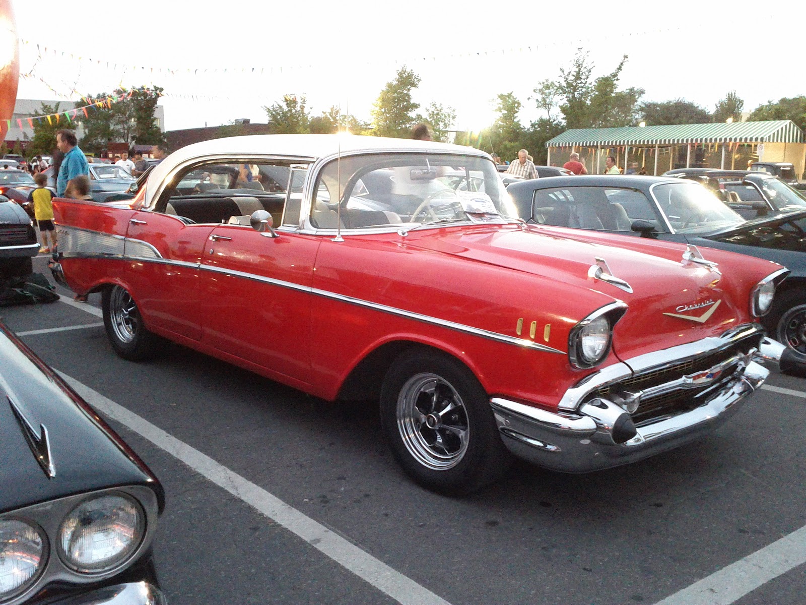 Walking Solo: Classic Car Competition at the Orange Julep