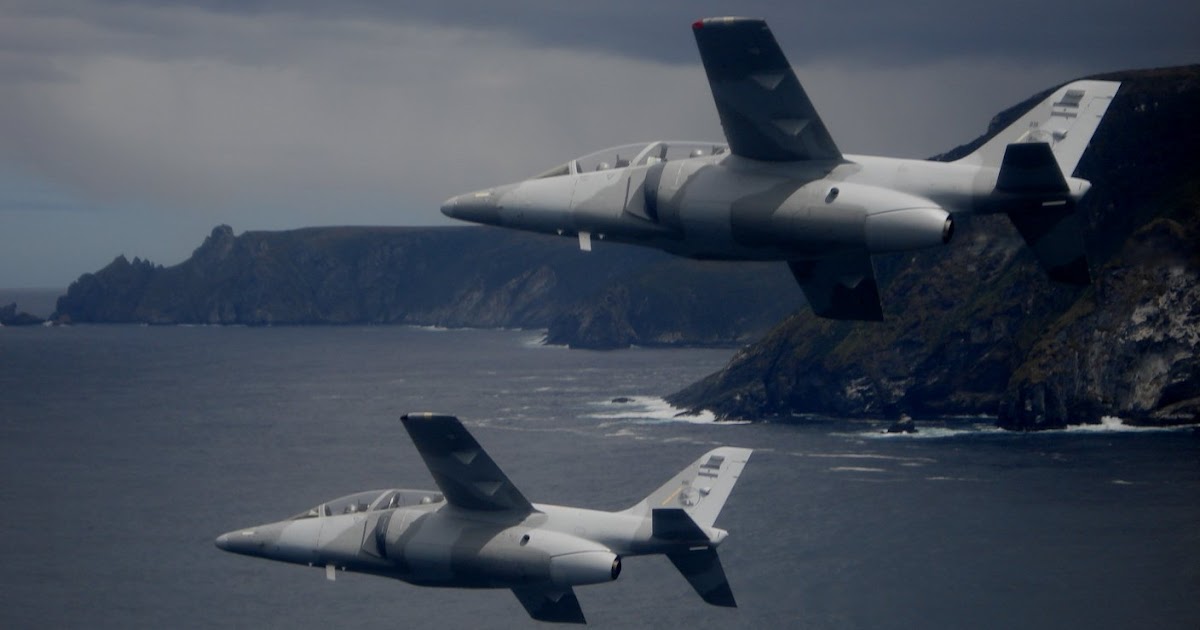 FMA IA-63 Pampa - Aeronaves de Combate