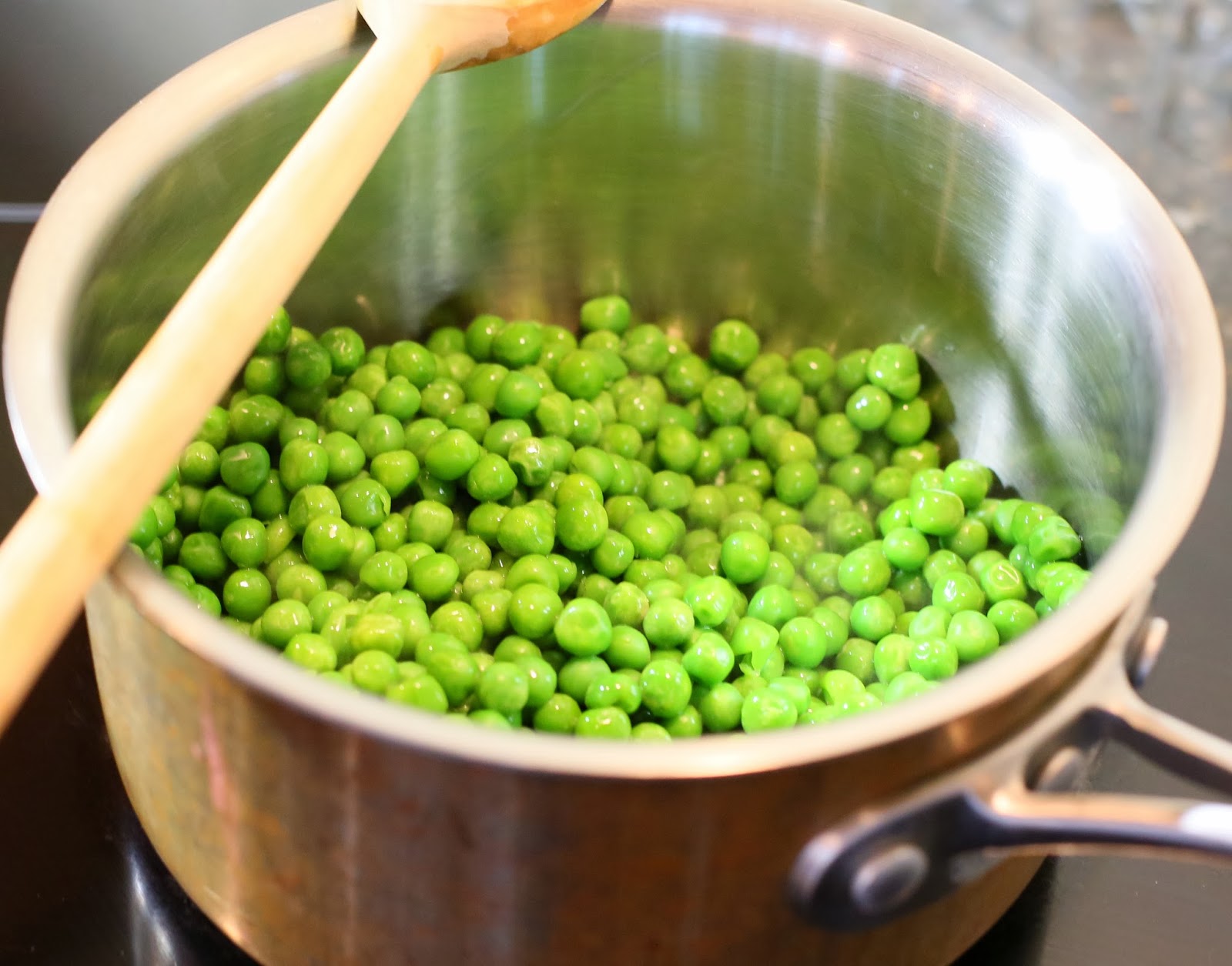Straight to the Hips, Baby: Beautiful Buttered Peas with Mint