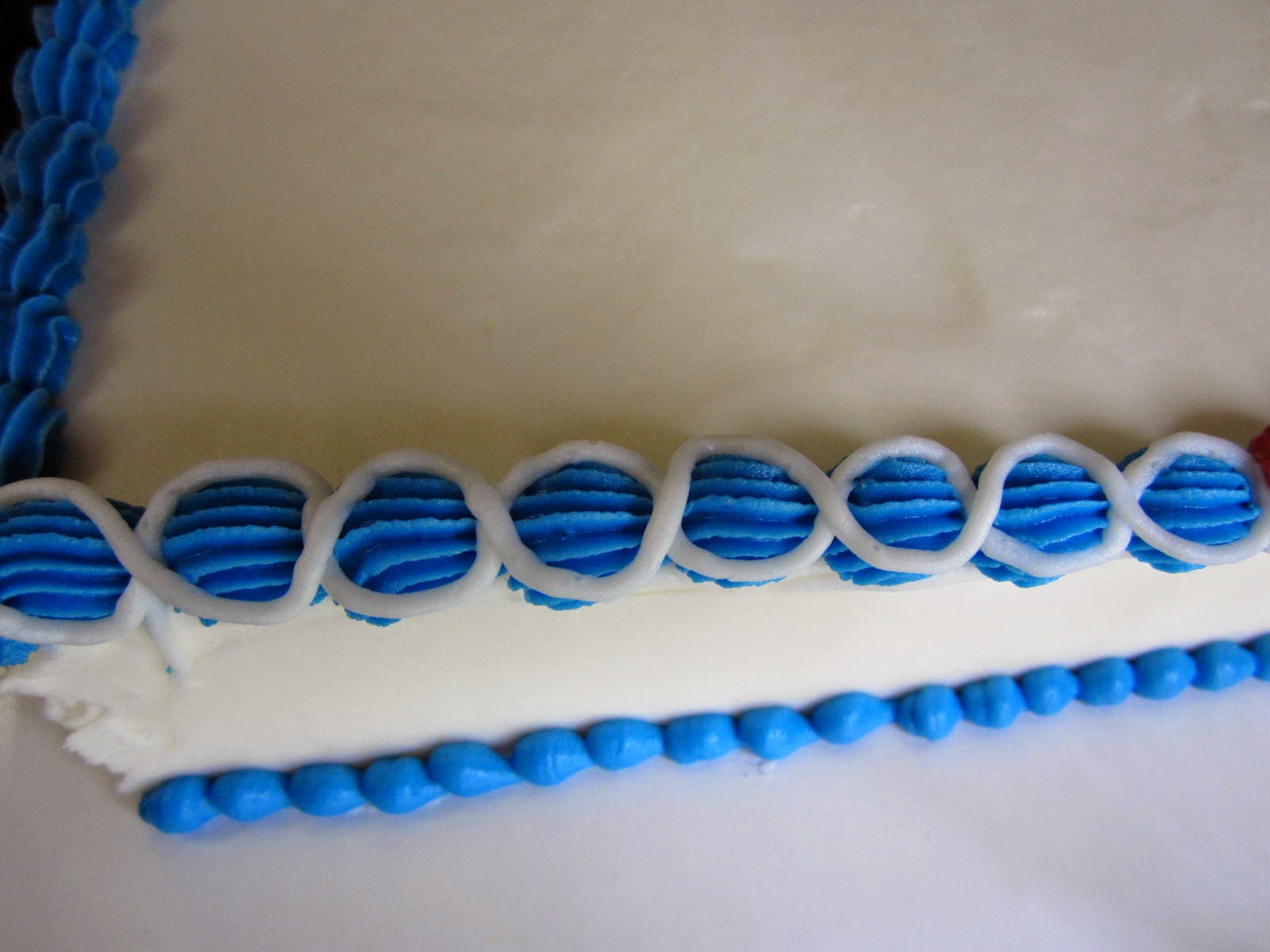Simple Buttercream Borders | Sweet P's Cake Decorating & Baking Blog
