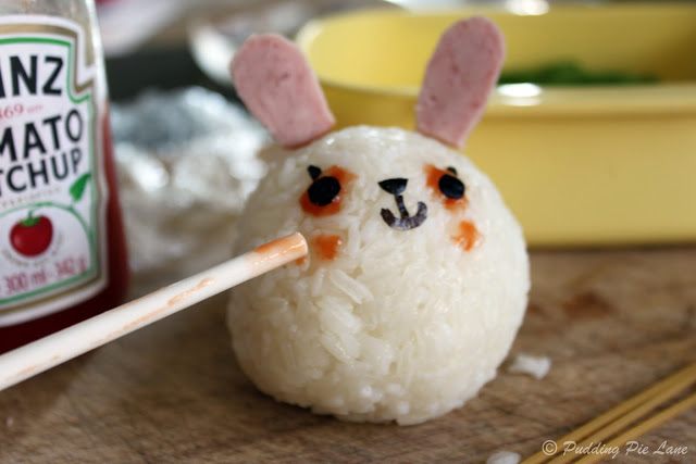 Pudding Pie Lane: Bento box: the Easter rice bunny and a hatching chick