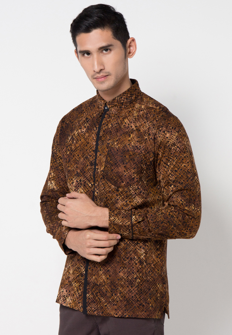 10 Contoh Model Baju Batik Cowok Untuk Lebaran, Dijamin Bikin Terlihat ...