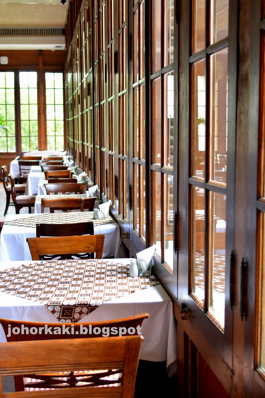 Cafe Batavia & Churchill Bar @ Jakarta Fatahillah Square 🇮🇩 Relive the ...