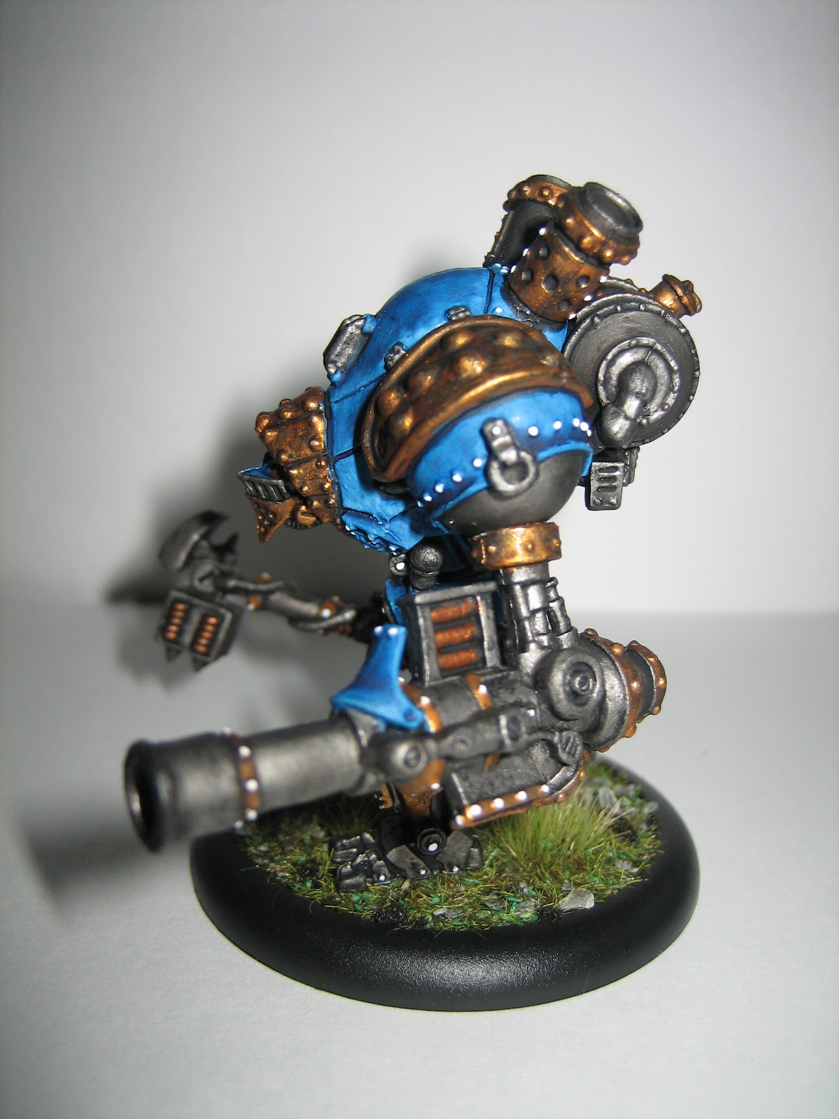 Making miniatures with Mario: Cygnar Defender