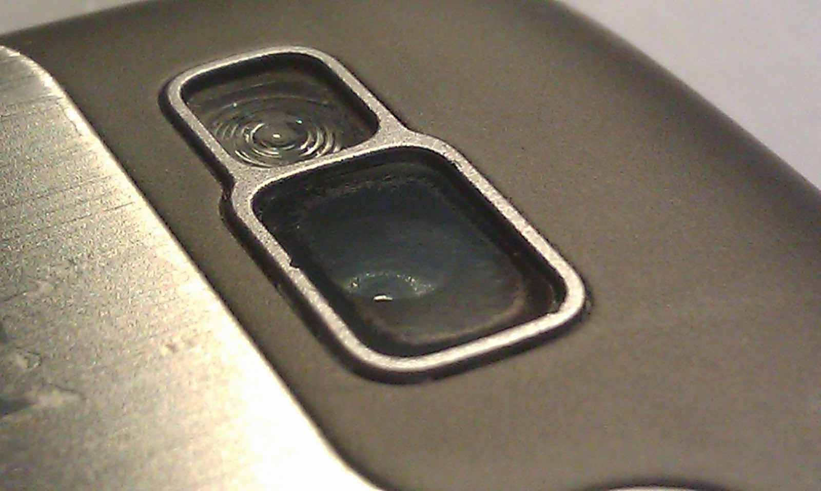 Udo's Blog - English: Mobile phone - camera occlusion scratched, photos ...