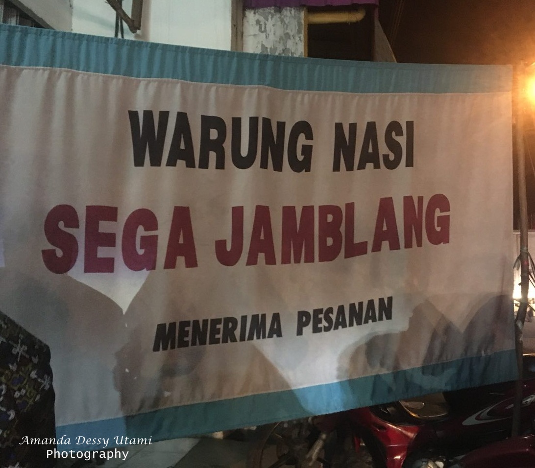 Food Traveling Amanda: Nasi Sega Jamblang, Kuliner Seru di Cirebon