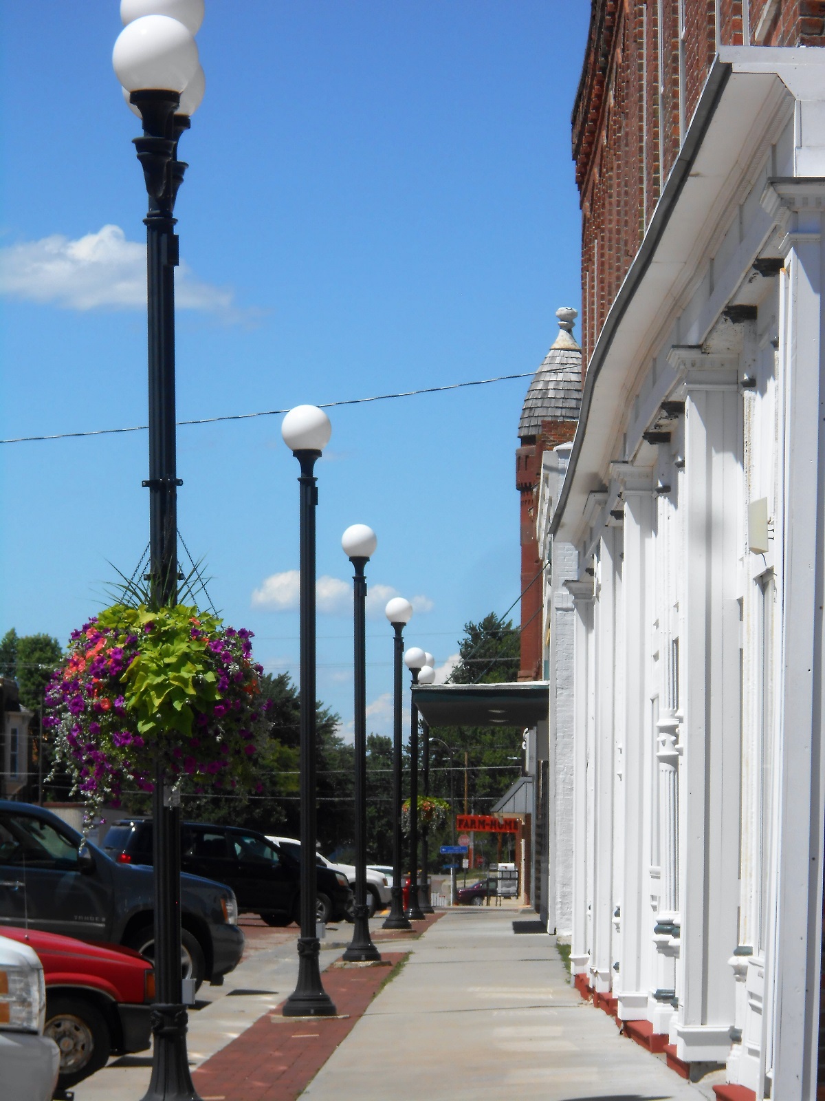 The Lucas Countyan: The sidewalks of old Mt. Ayr ...