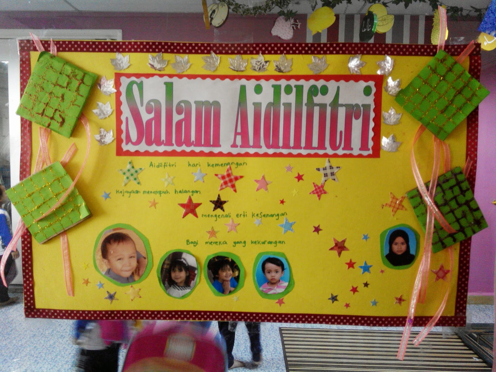 contoh kad raya gergasi - Tim Dyer