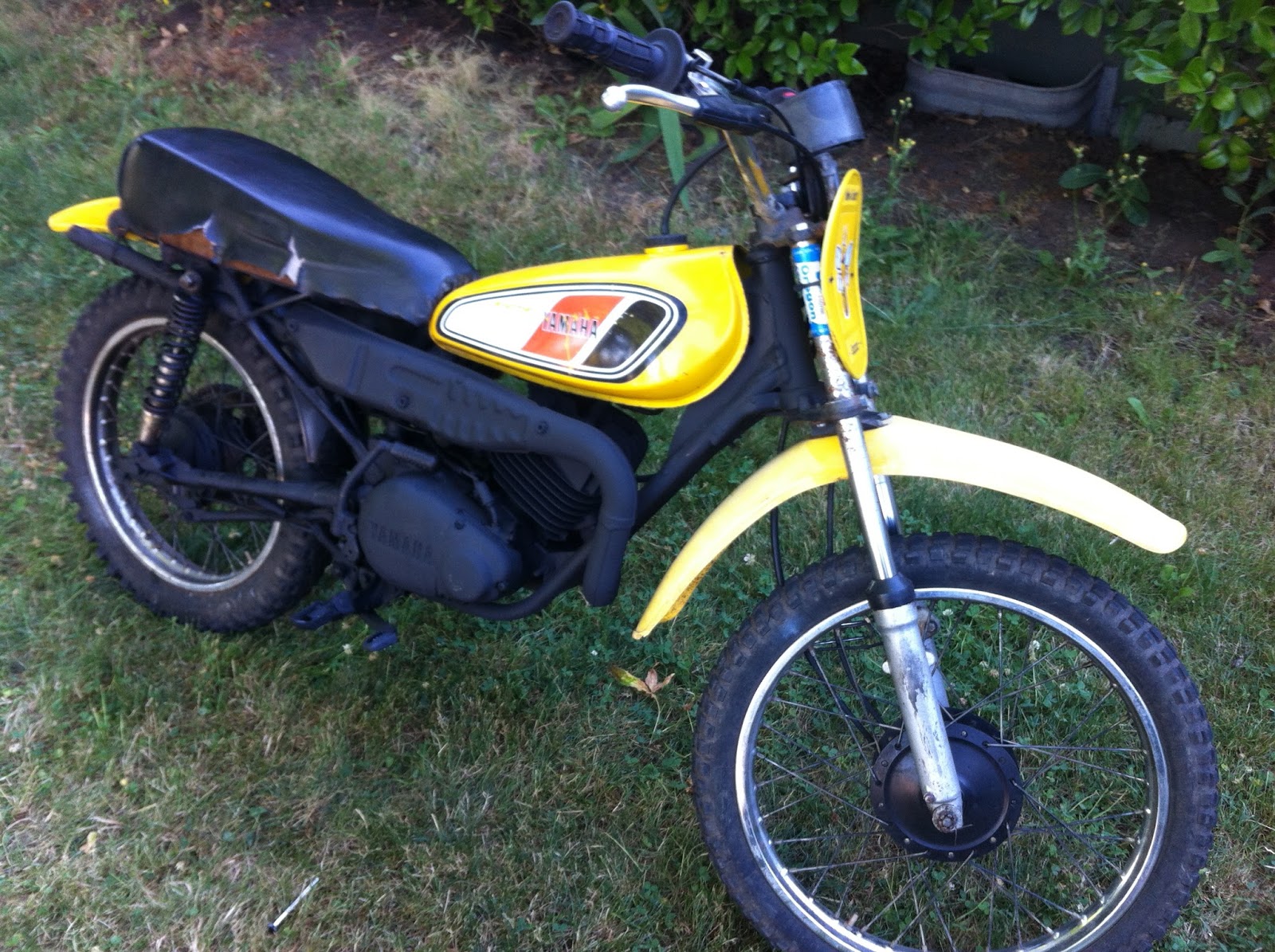 +FABRICATION UNDERGROUND+ : F=U's new 1977 yamaha dt100