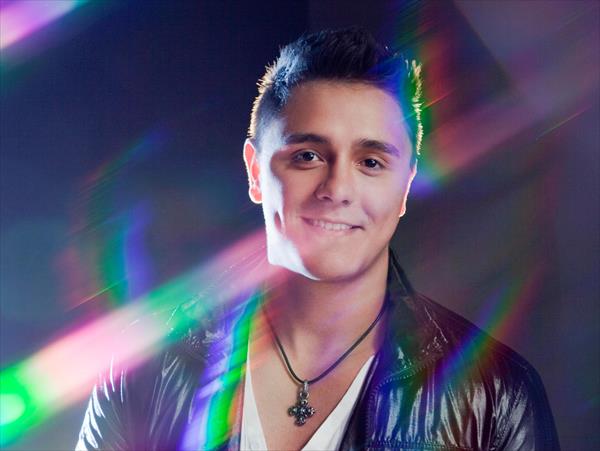 Joey Montana anuncia que será papá