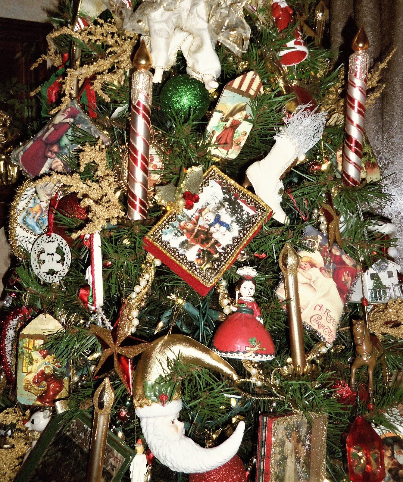 A DEBBIE-DABBLE CHRISTMAS: Victorian Style Christmas Tree, Village and ...