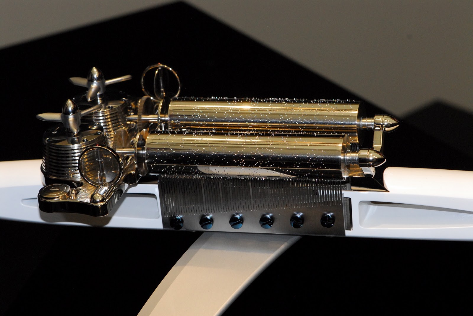 J'aime Les Montres: La vidéo du jour: MusicMachine Reuge par MB&F ...