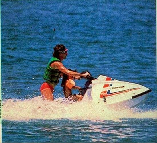 Ayrton Senna Forever: Ayrton Senna and family in Angra dos Reis, 1990 ...