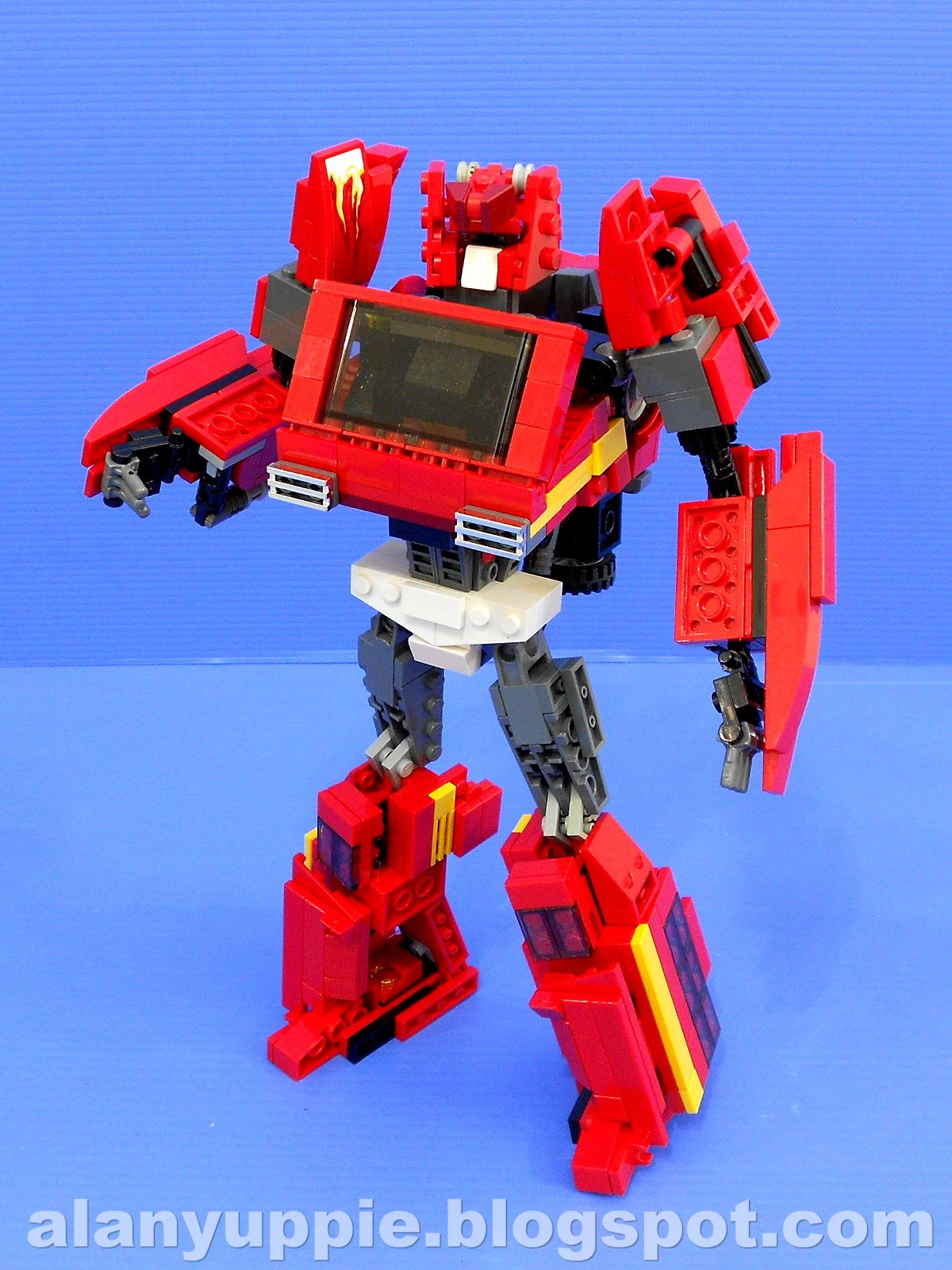 Alanyuppie's LEGO Transformers: LEGO Ironhide and Ratchet Part 2 - Bot ...