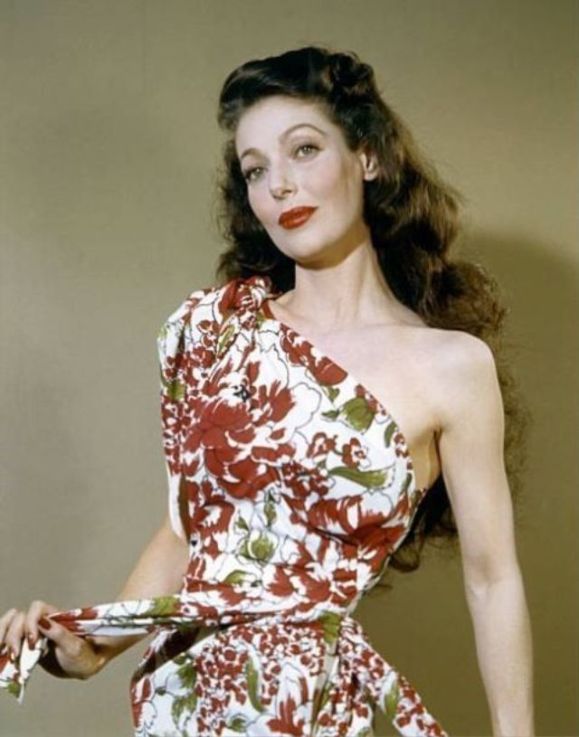35 Glamorous Color Photos of Loretta Young From Between the 1930s and ...