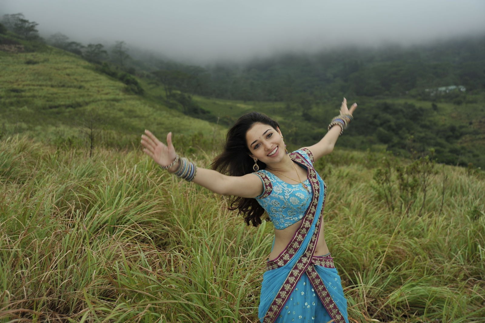 Actress Navel show Photos|Actress Saree Below Navel show Photos ...