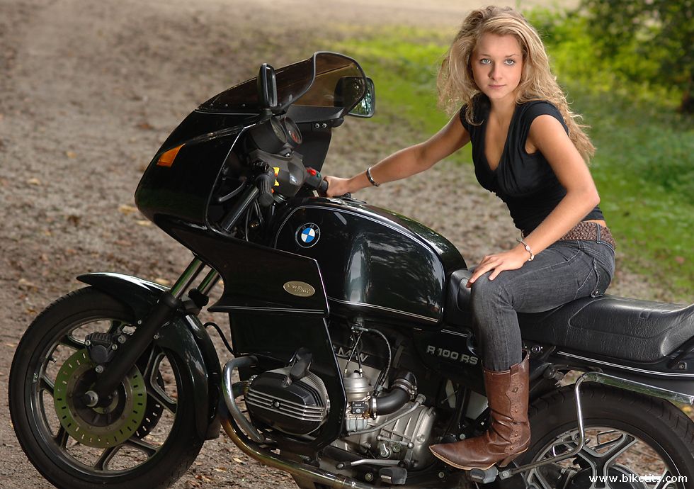 IMG_1857.JPG 980×690 pixels | Biker girl, Bmw scooter, Bmw motors