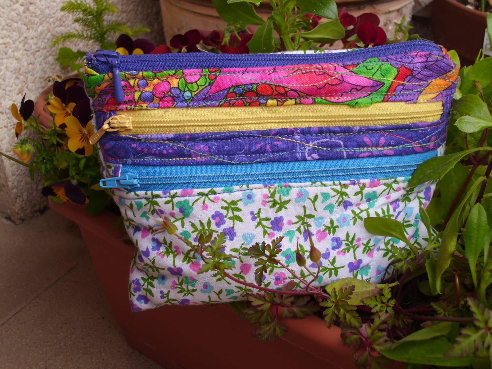 Charo's Patchwork: Cartera tres cremalleras.