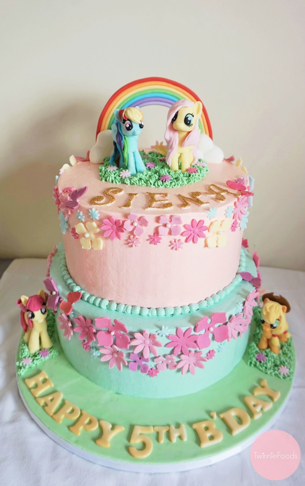 My Little Pony (MLP) Cake - TwinnieFoods