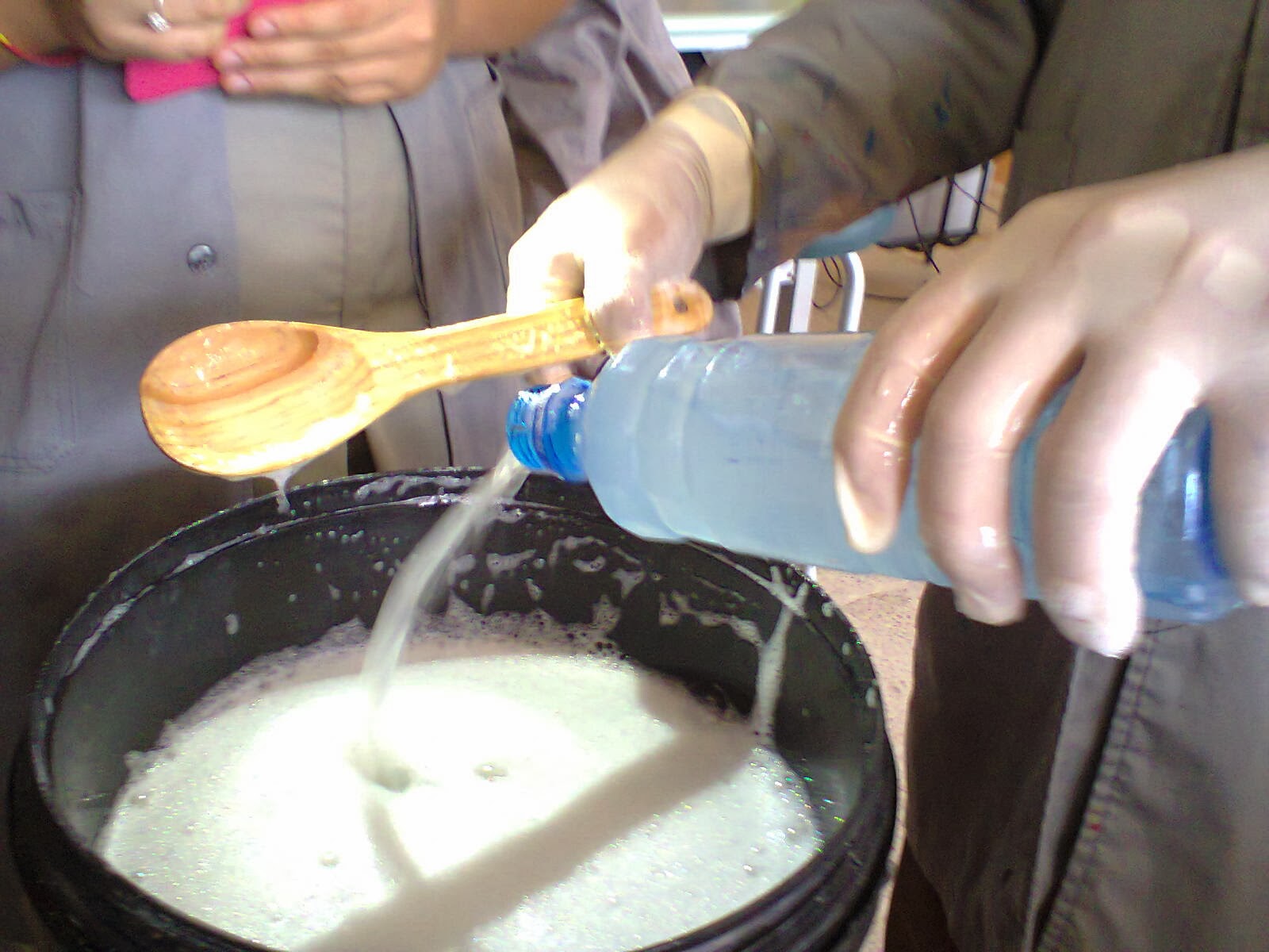 El Chamaquito: Aprendan a hacer jabón liquido en casa.