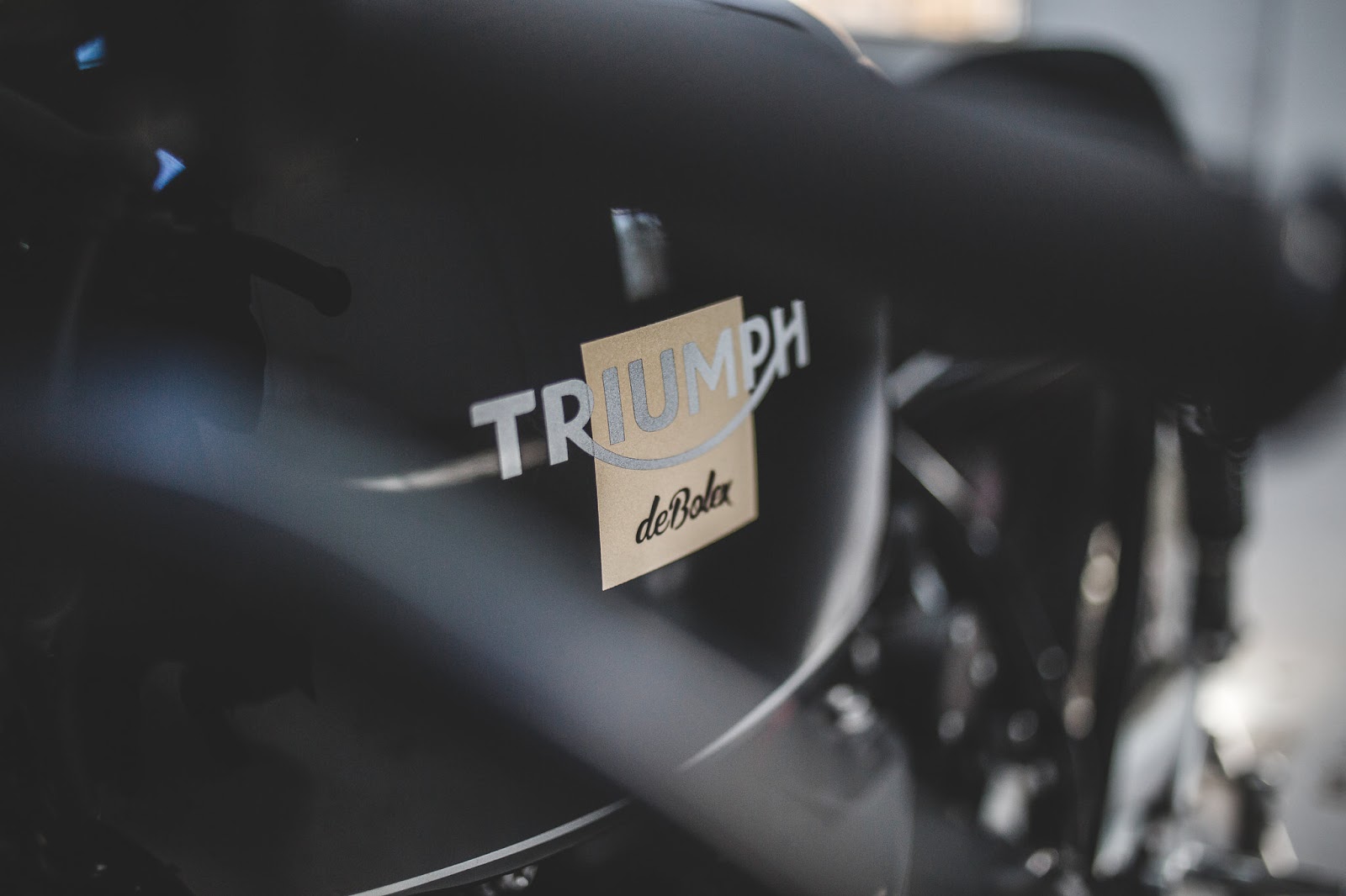 Triumph Thruxton R / deBolex Engineering Co.