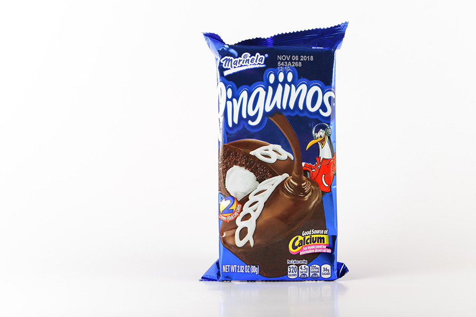 Diary of a Sweets Fiend: #52 - Marinela Pingüinos