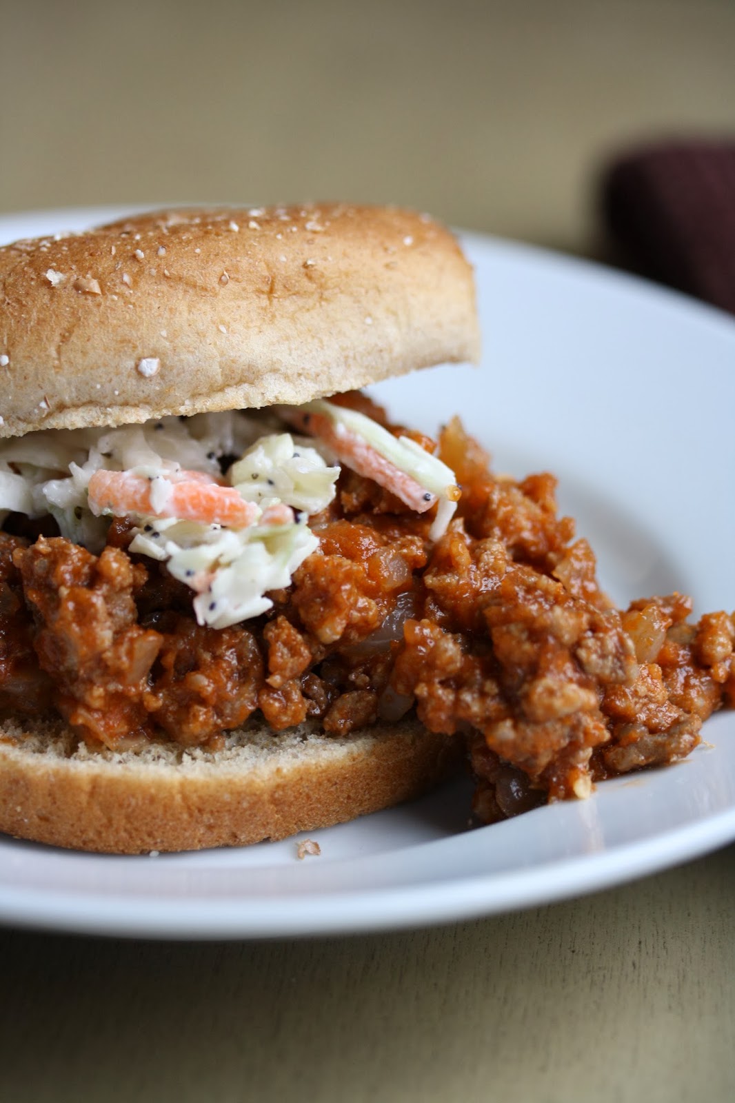 Hot Dinner Happy Home: Sloppy Joes with Crunchy Coleslaw