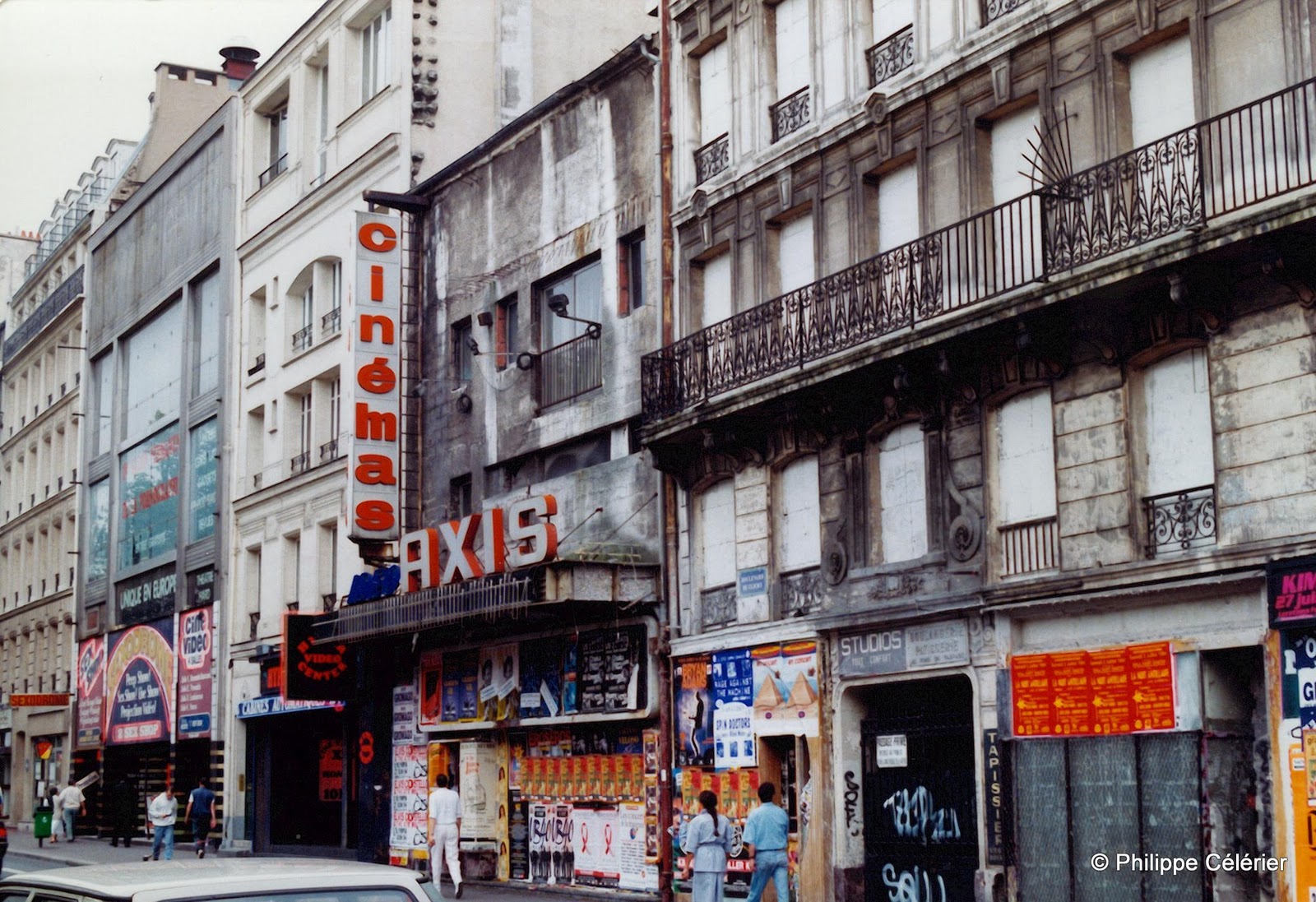 Ciné-Façades: Axis (Paris 9ème)