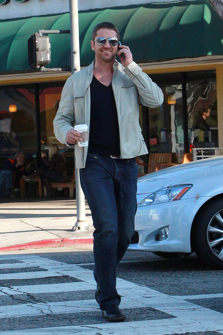 STYLE OF GERARD BUTLER