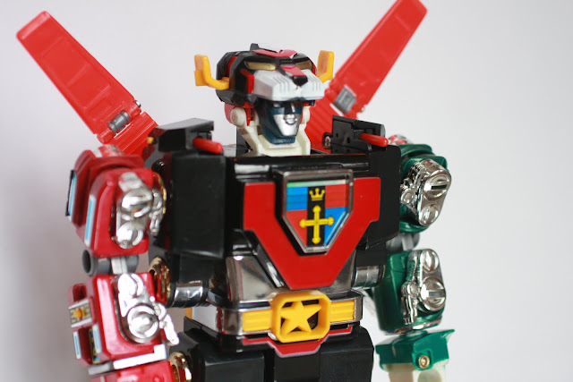 Vintage Technology Obsessions: Most Awesome-ish Combining Robot Knock Off