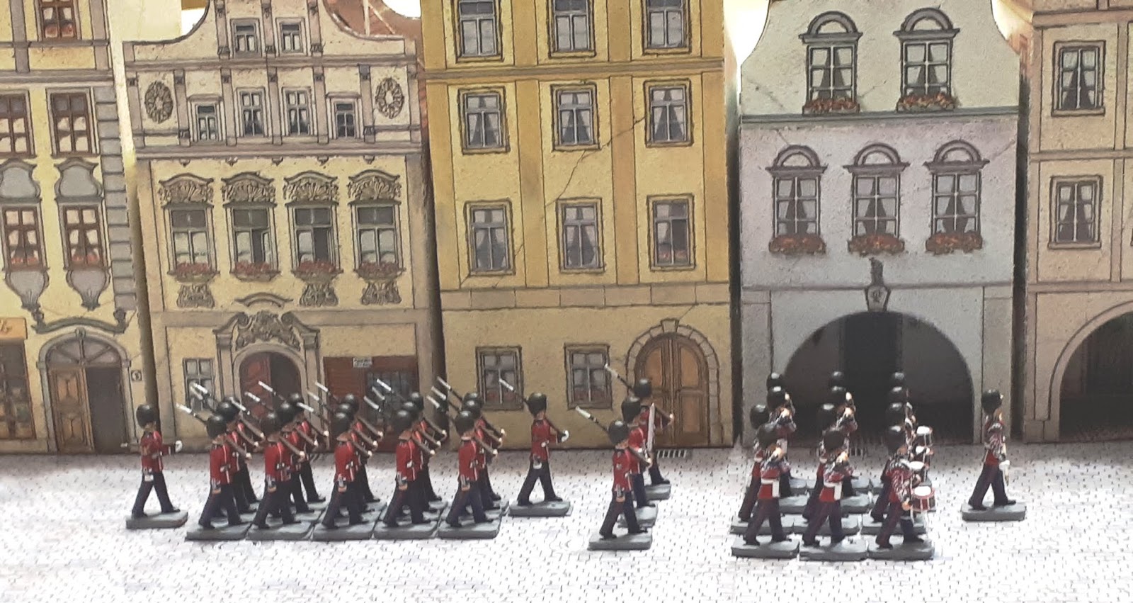 military modeling in scale 1/72: Grenadier Guards marching through ...