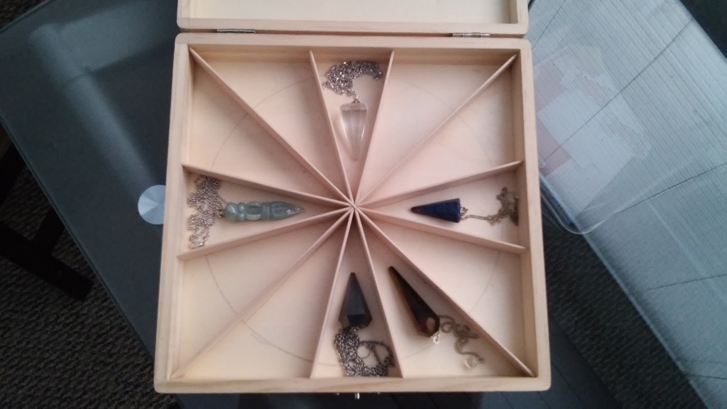 Dallas Bluth: Pendulum Box