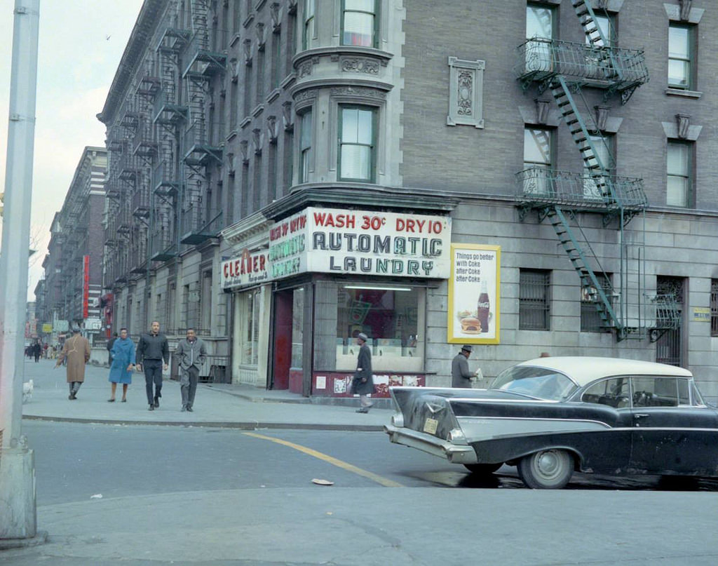 35 Incredible Color Found Photos Captured Everyday Life of New York ...
