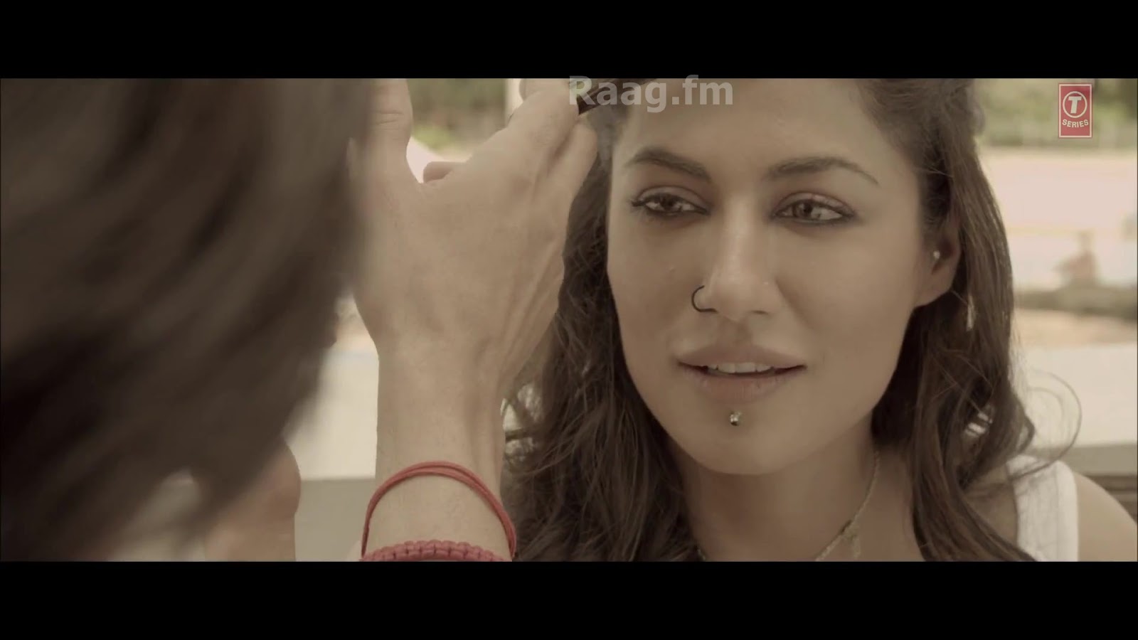 DARMIYAN | Celebrities Photos Hub