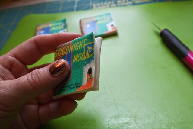 Tammy's Frosted Memories: Wafer Paper Mini Book Tutorial