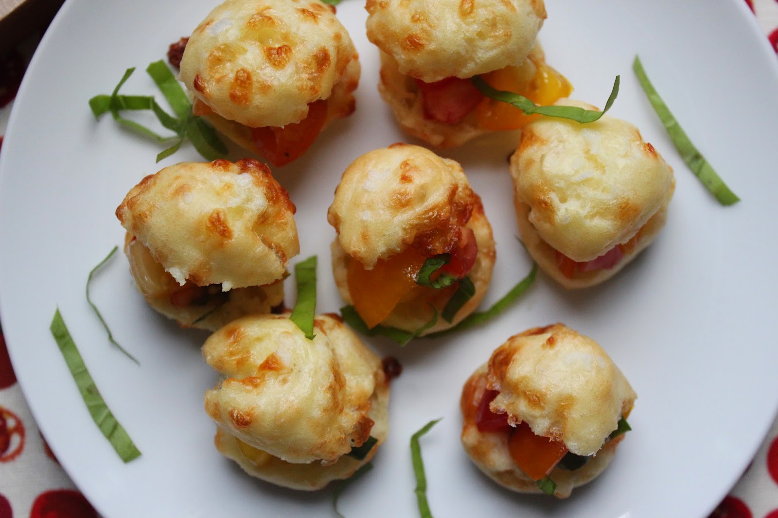 Delicious Dishings: Mini Profiteroles With Tomatoes And Basil