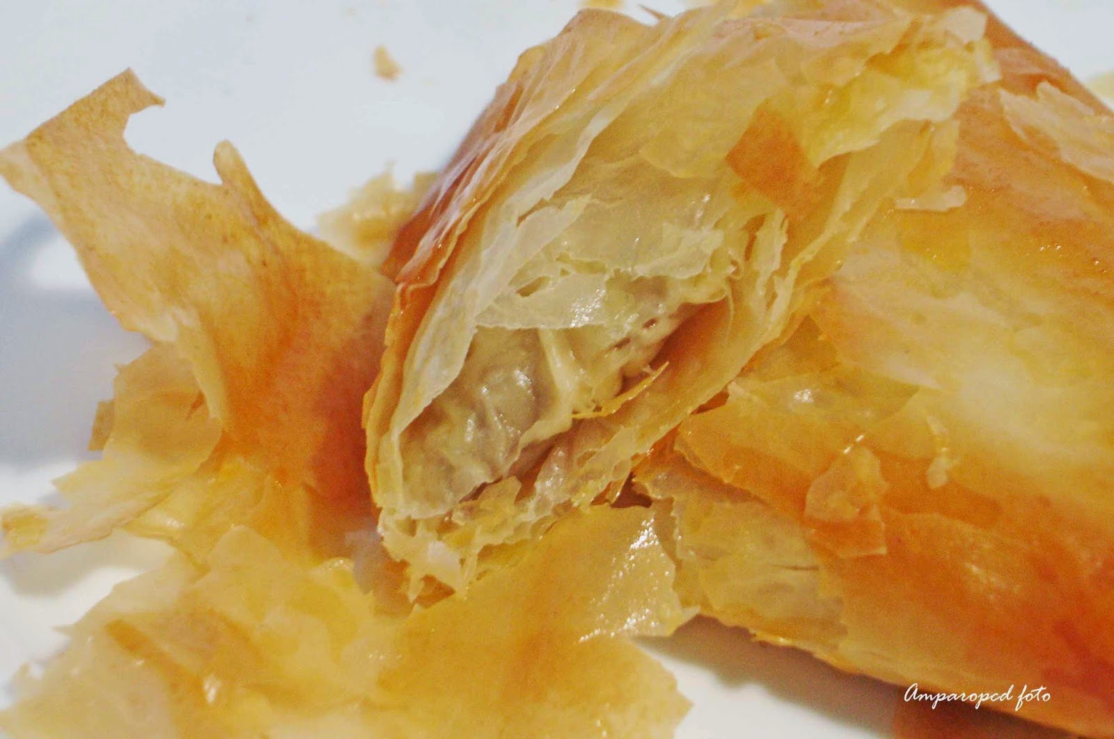 Cocinando en casa: Triángulos de pasta philo rellenos de pollo y bechamel