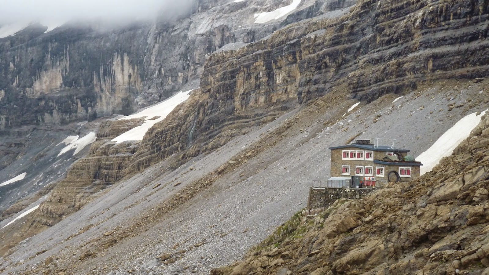 REFUGIO BUJARUELO, REF. SARRADETS, BRECHA Y CIMA DEL TAILLÓN - Las ...